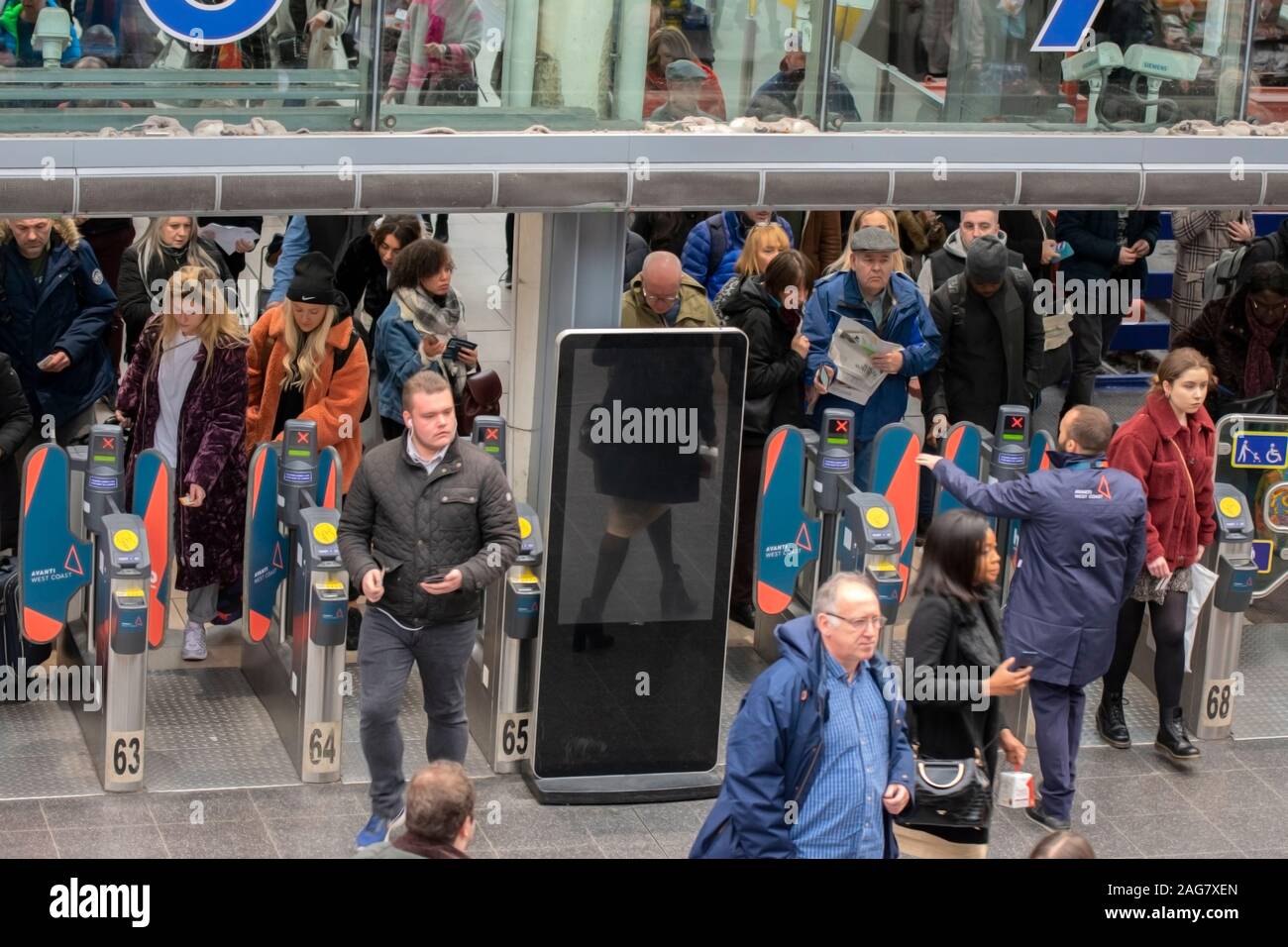 Manchester piccadilly interior hi-res stock photography and images - Alamy