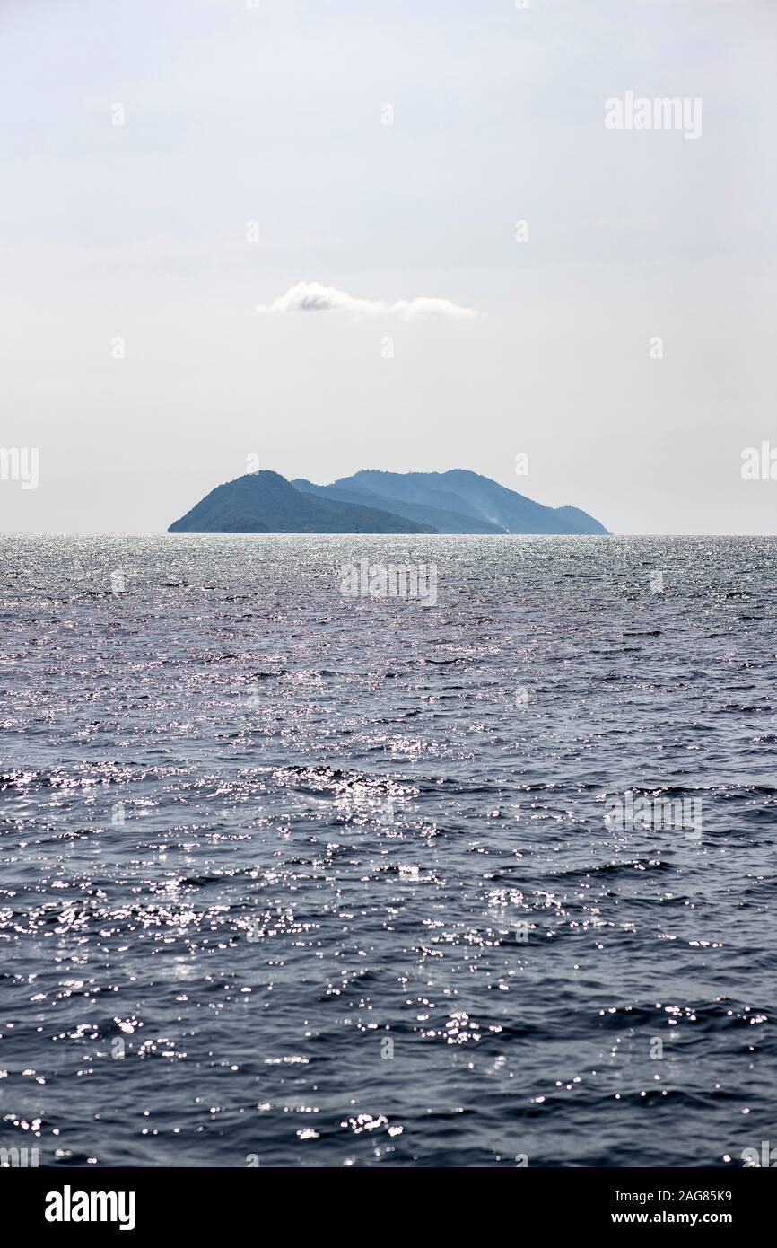Small tropical island in the middle of the ocean sea foreground Stock ...