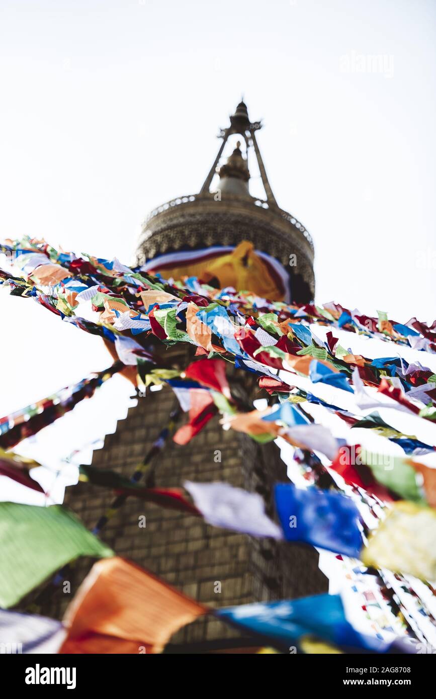 Low angle shot indian flag hi-res stock photography and images - Alamy