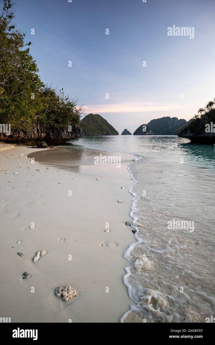 Sandy bank ocean inlet, Raja Ampat, Indonesia Stock Photo - Alamy