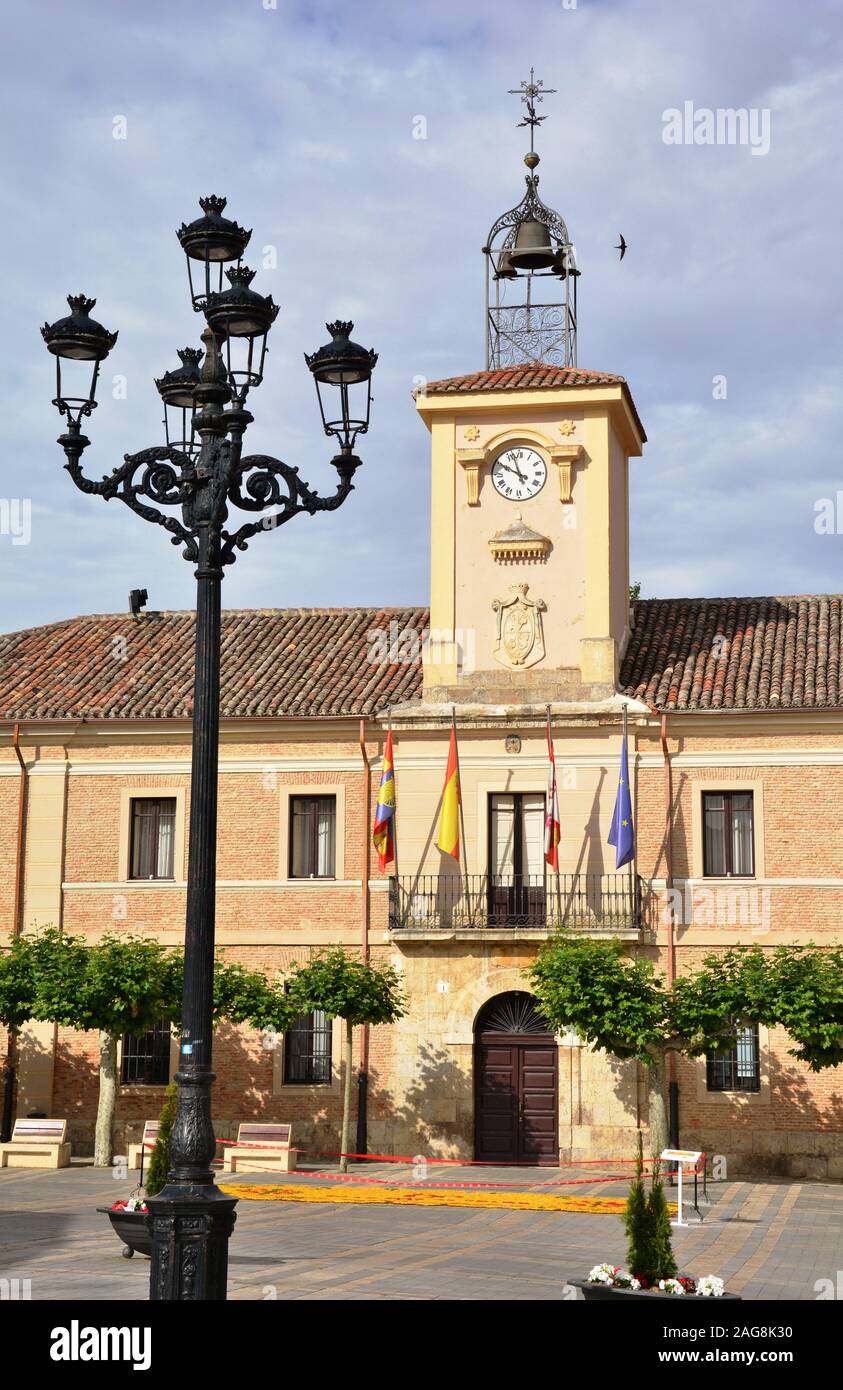 Town hall clock bell hi-res stock photography and images - Alamy
