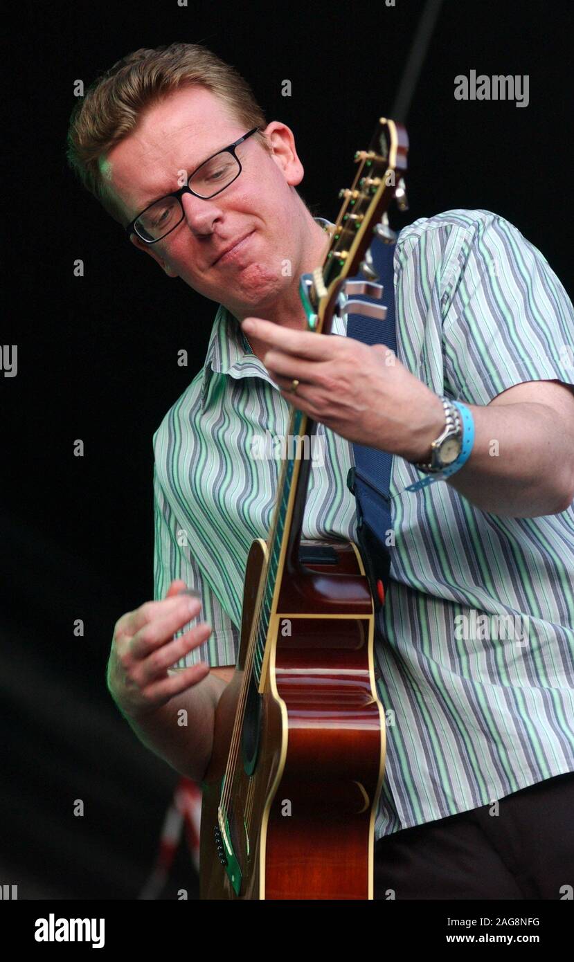 The Proclaimers, twin brothers Charlie and Craig Reid, perform at The ...