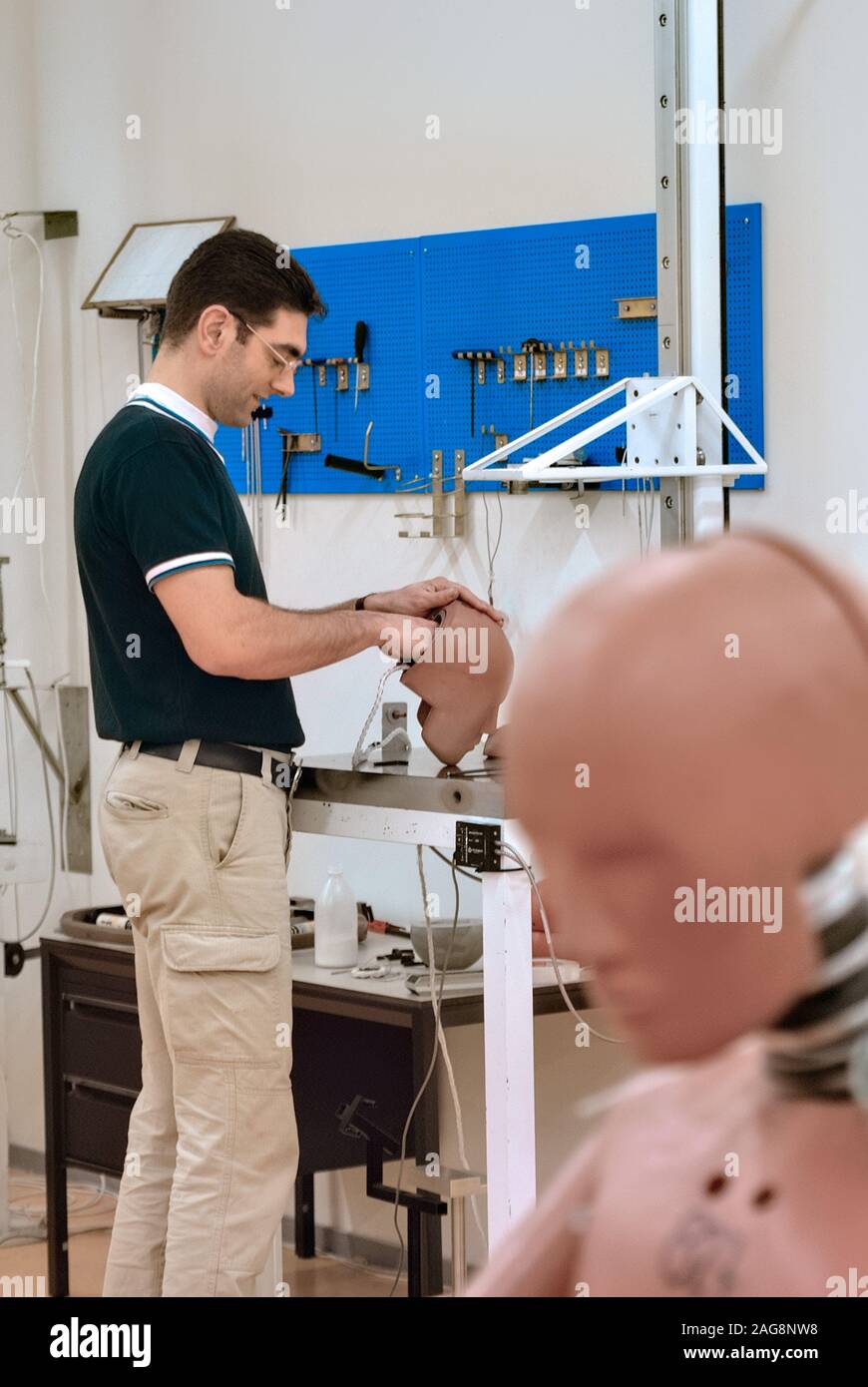 Crash dummy testing hi-res stock photography and images - Alamy
