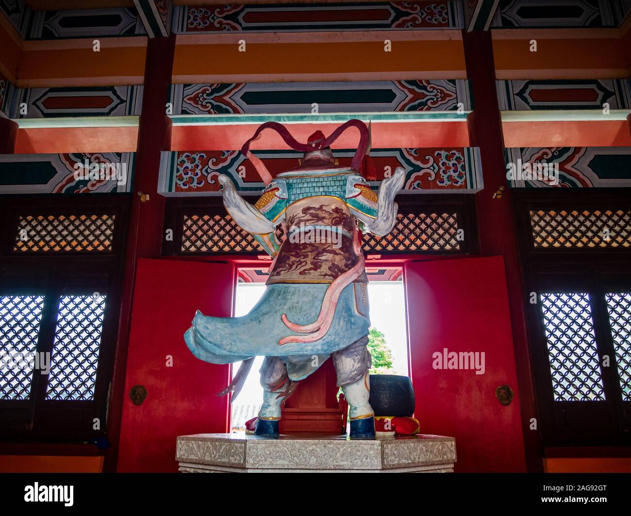Taoist deity hi-res stock photography and images - Alamy