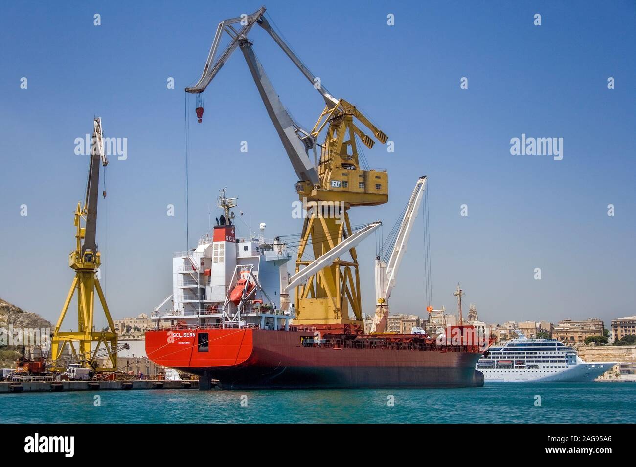 Stern Loading High Resolution Stock Photography and Images - Alamy