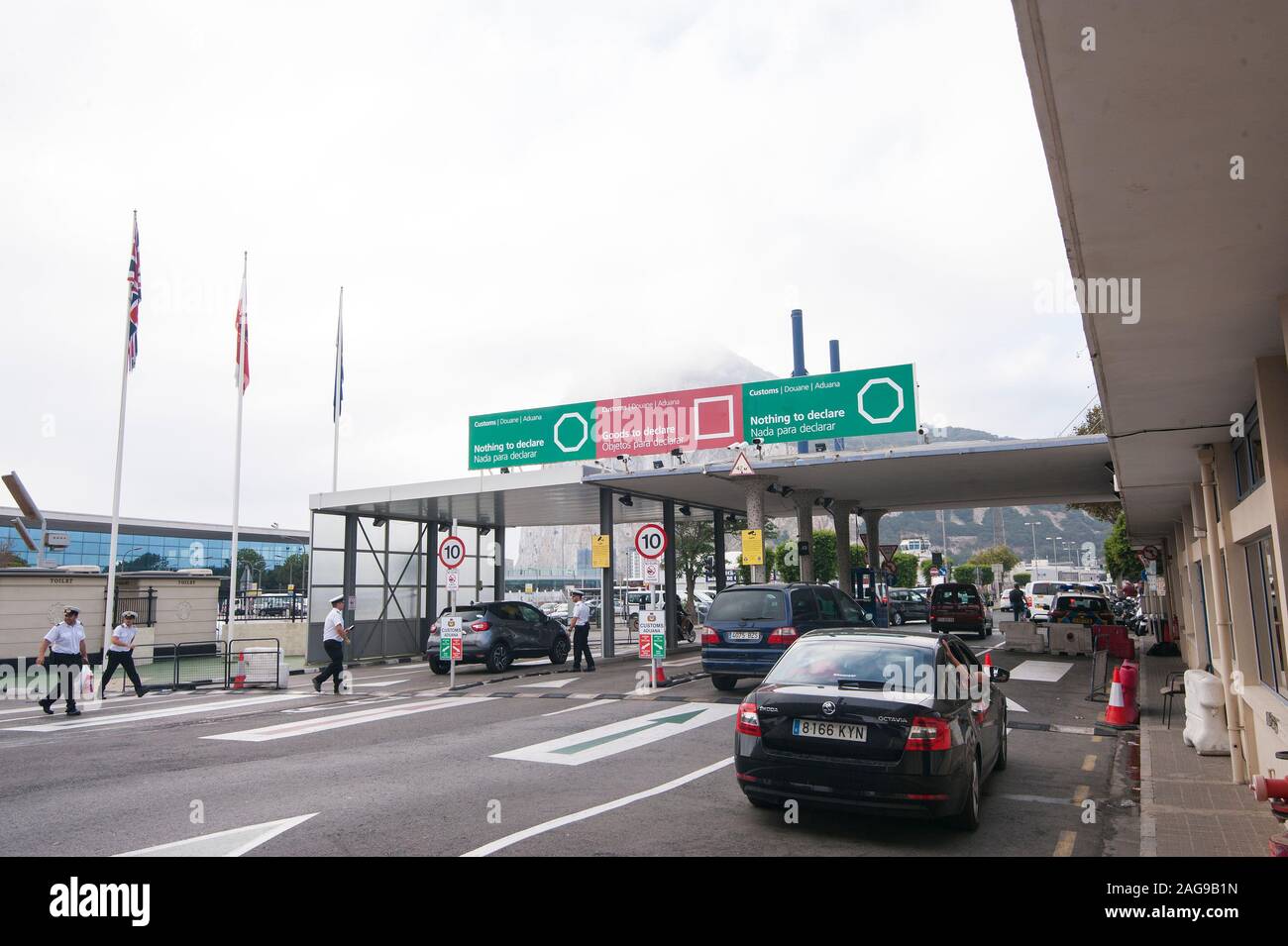 Customs border hi-res stock photography and images - Alamy