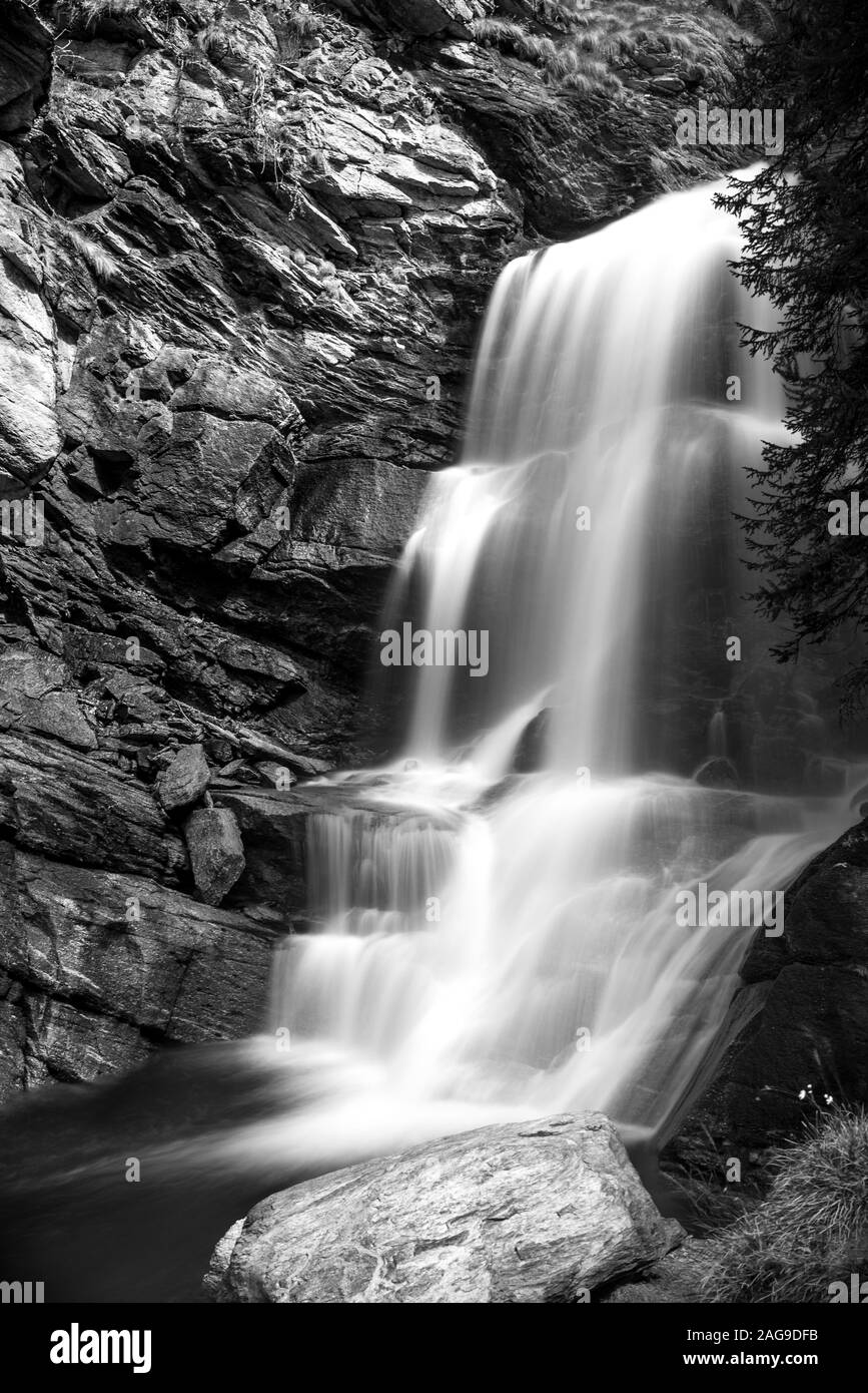 Vertical shot creek falls Black and White Stock Photos & Images - Alamy