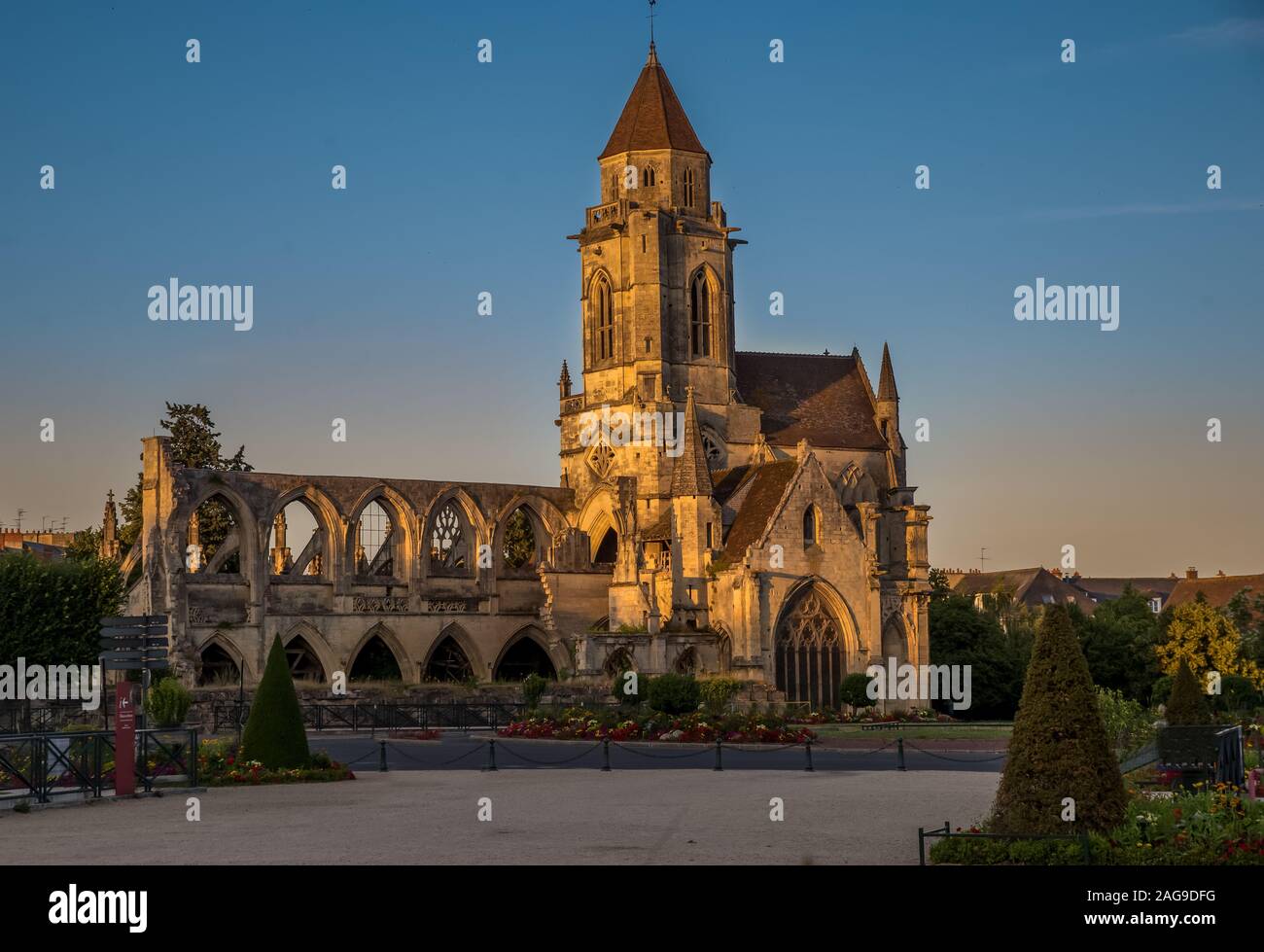 Old concrete water tower surrounded hi-res stock photography and images ...