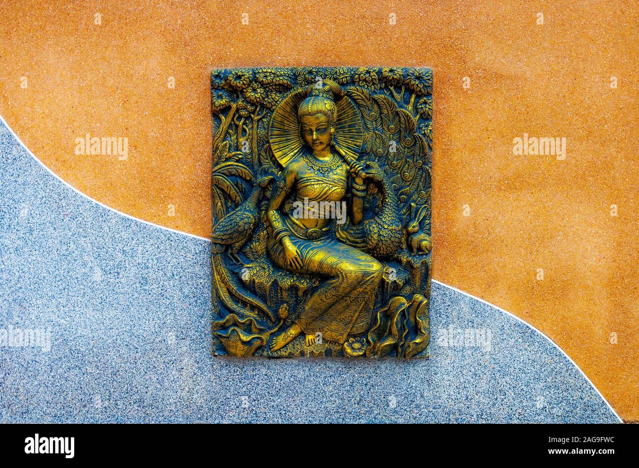 Carving plate hi-res stock photography and images - Alamy