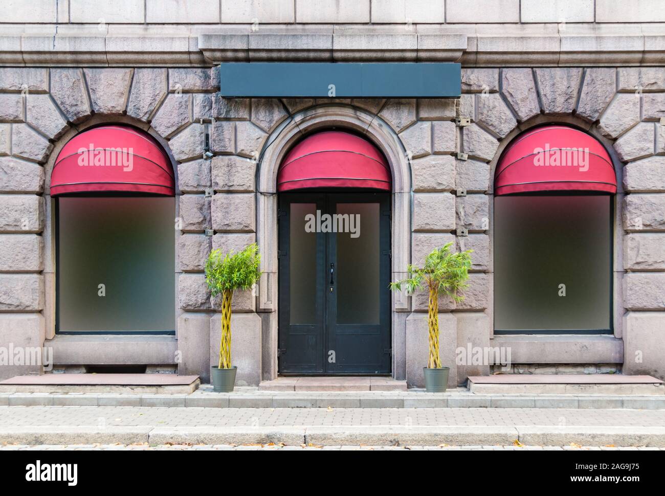 Front entrance door awning hi-res stock photography and images - Alamy