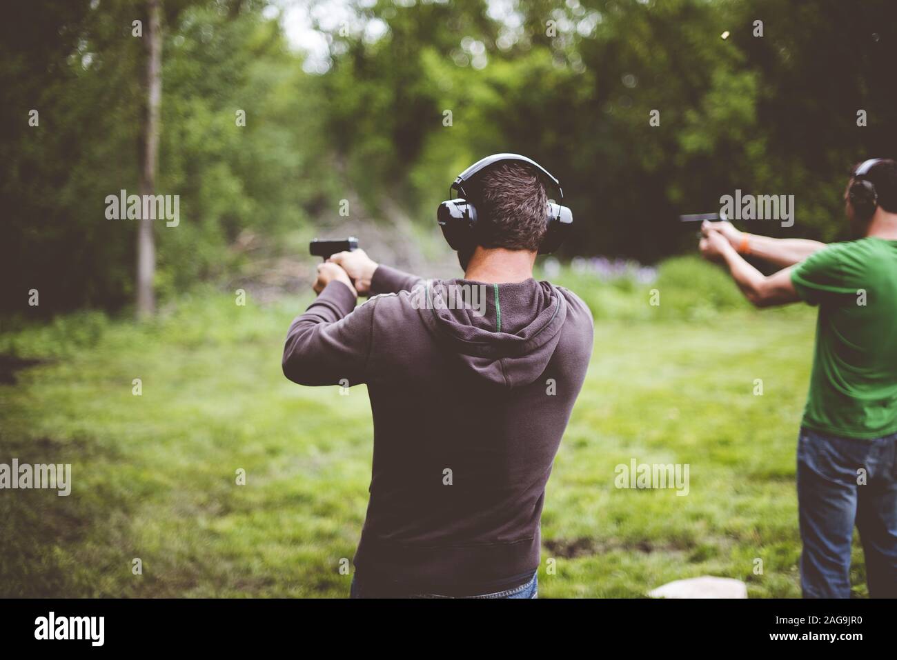 Pistol revolver in hand gangster hi-res stock photography and images ...