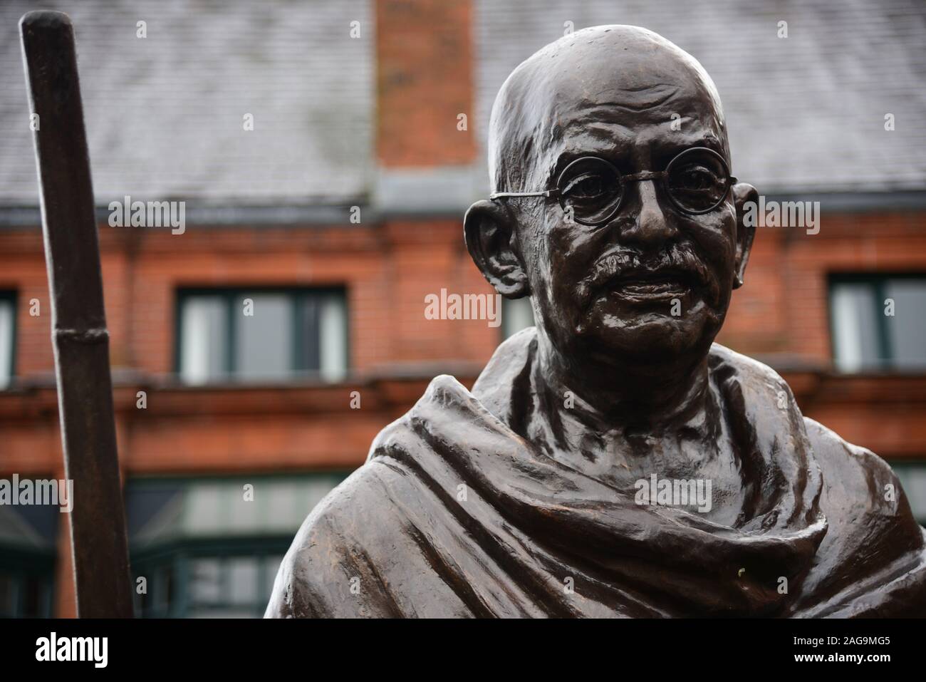 Mahatma gandhi statues hi-res stock photography and images - Alamy