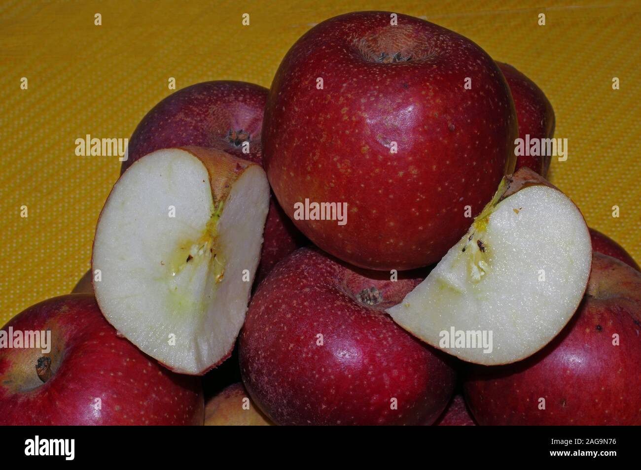 Italian apple "Annurca Stock Photo - Alamy