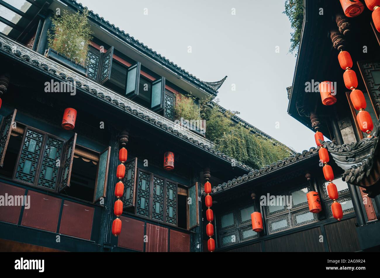 Old ancient Jinli streets of the Chengdu Chinese city, Famous tourist ...