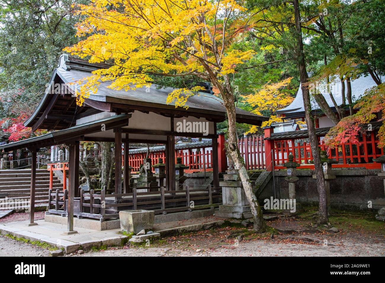 Shinto shrine japan old hi-res stock photography and images - Alamy