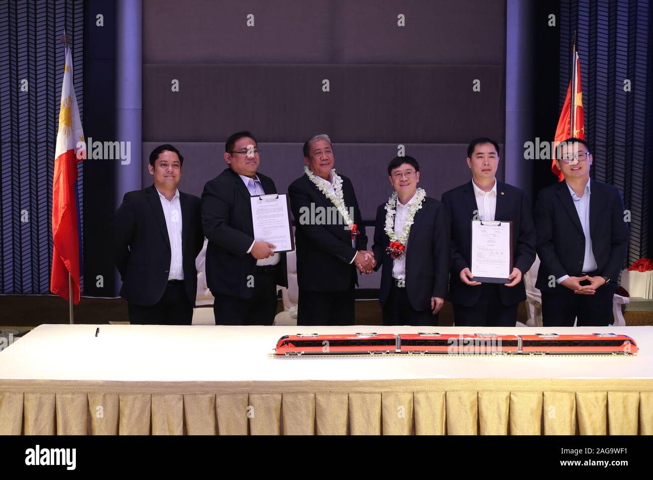 (191218) -- MANILA, Dec. 18, 2019 (Xinhua) -- Philippine Secretary of ...