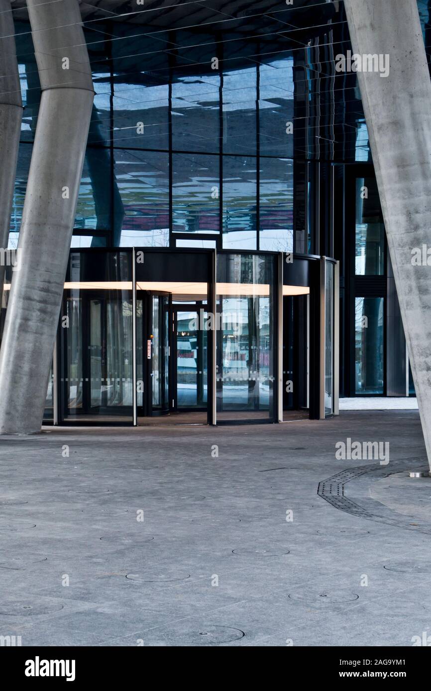 revolving door entrance Stock Photo - Alamy
