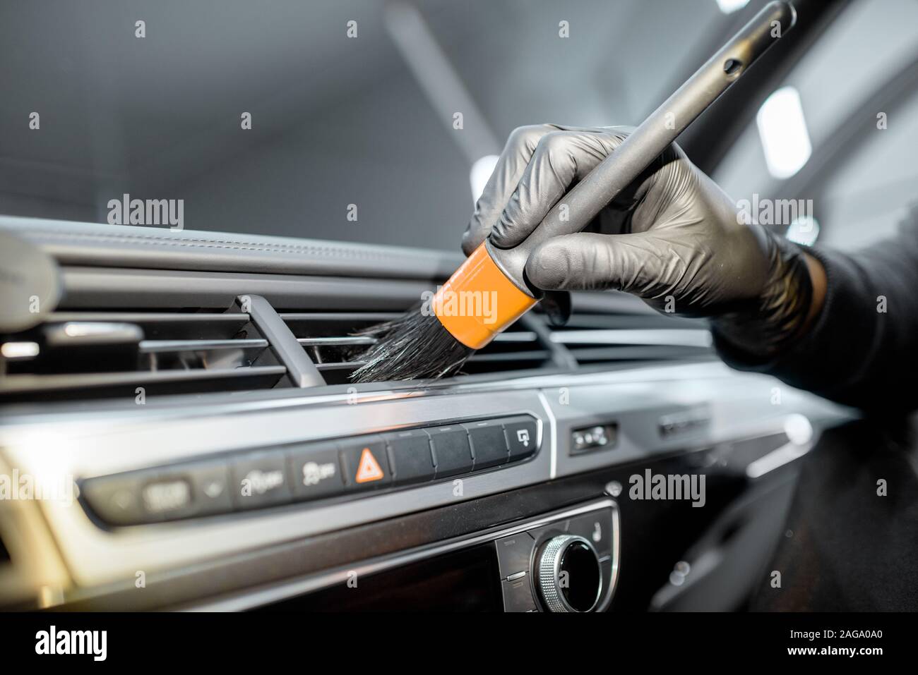 Cleaning auto hi-res stock photography and images - Alamy
