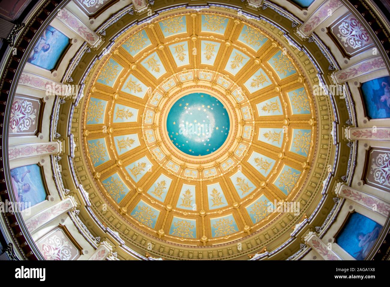 Low angle shot of the ceiling of the Michigan State Capitol Stock Photo ...