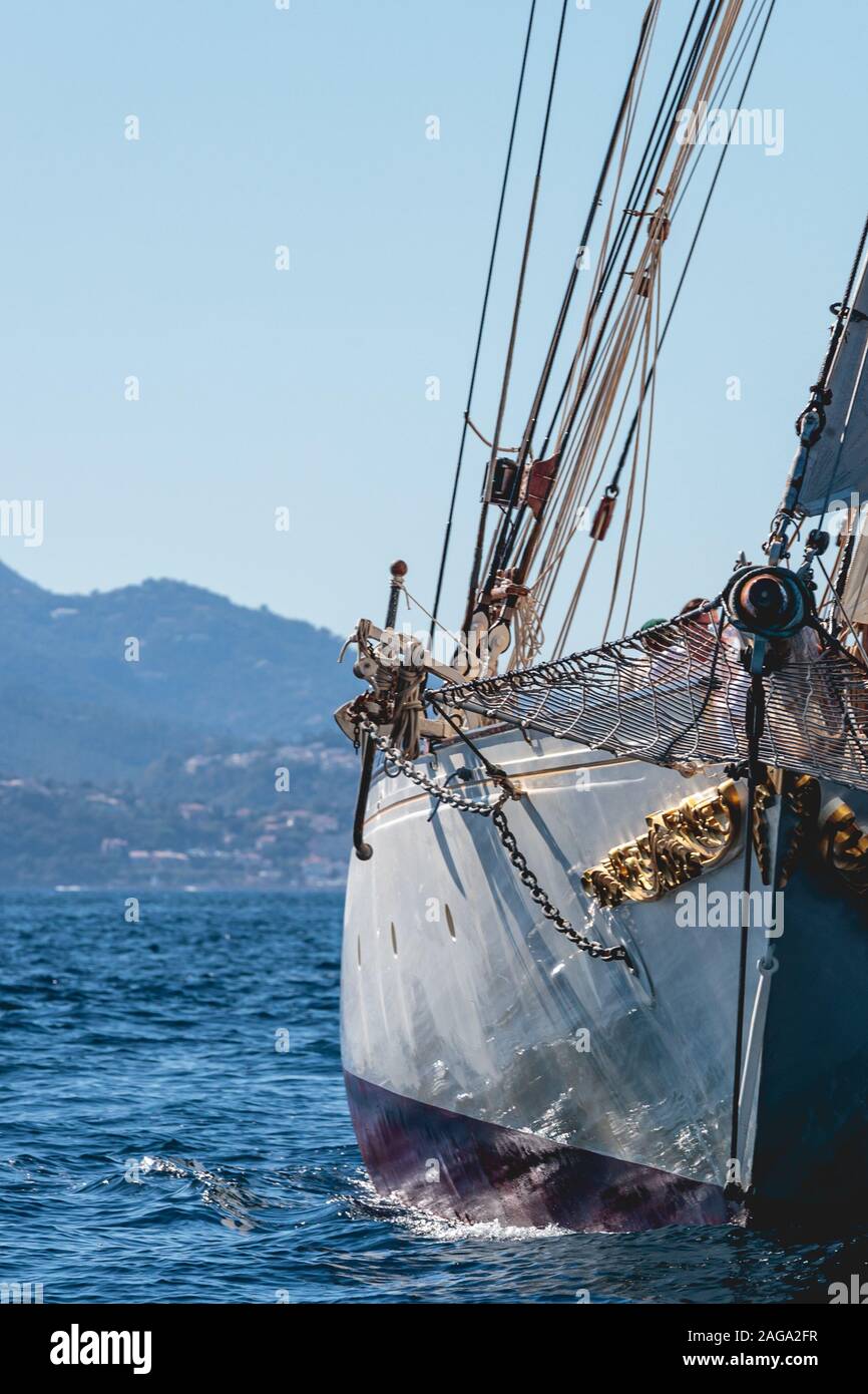Beautiful historic wooden sailing hi-res stock photography and images ...