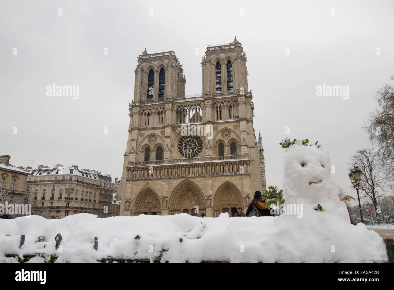 Hiver de paris hi-res stock photography and images - Alamy