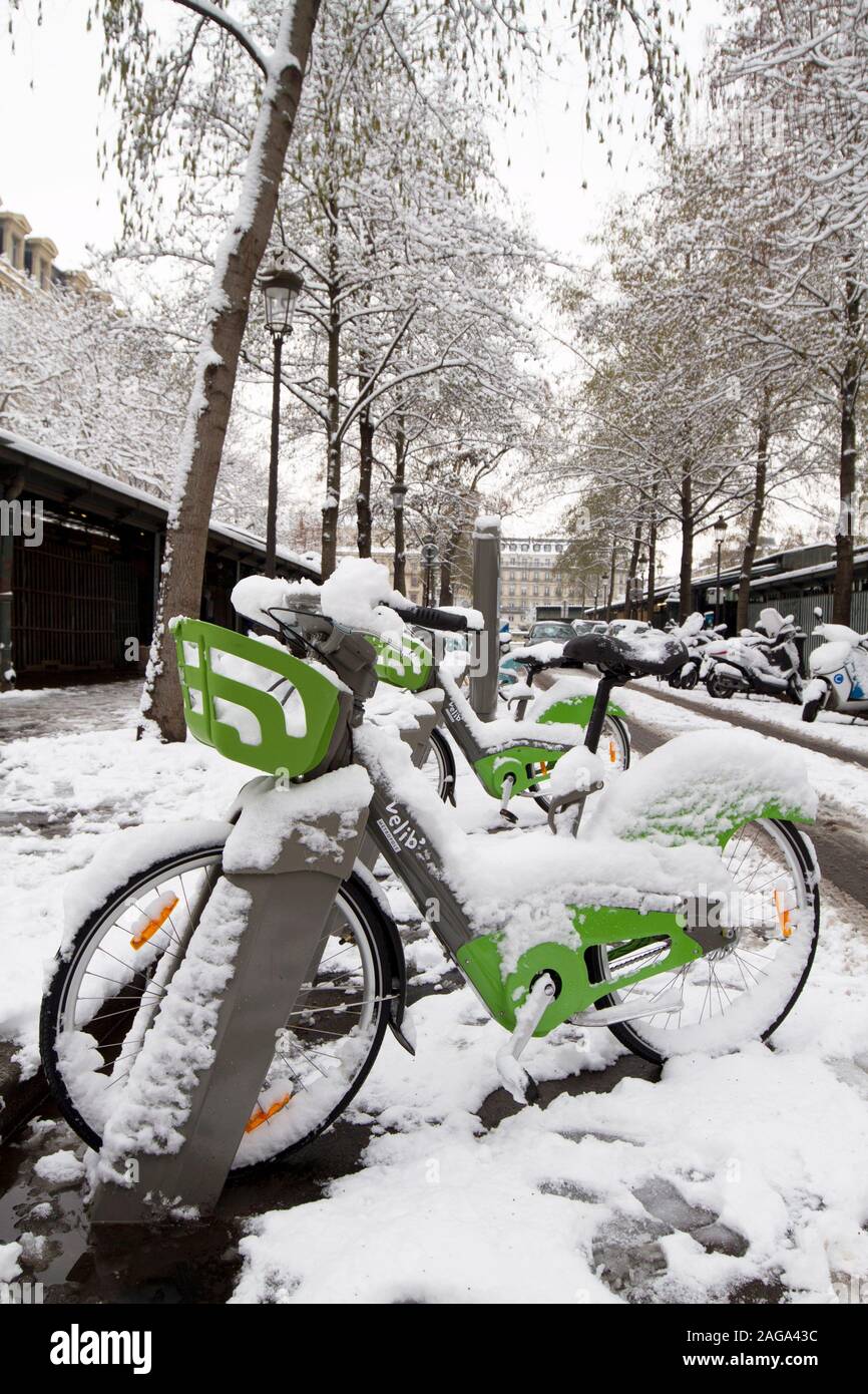 Weather forecast france hi-res stock photography and images - Alamy