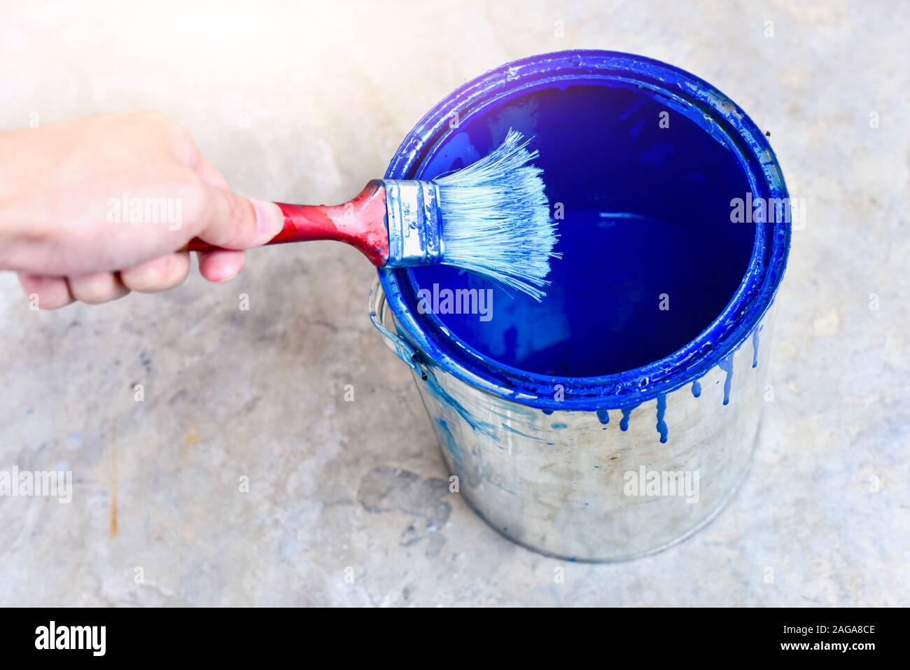 Painter holding paint brush hi-res stock photography and images - Alamy