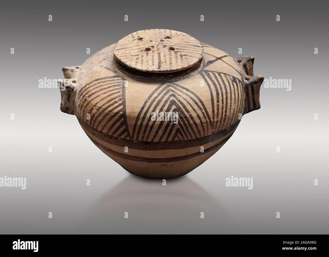 Greek ceramic artifacts hi-res stock photography and images - Alamy