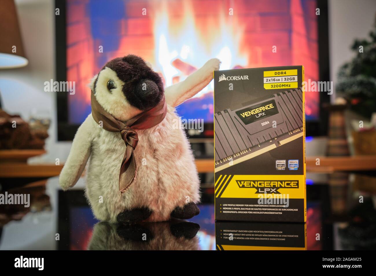 Corsair ddr4 memory hi-res stock photography and images - Alamy