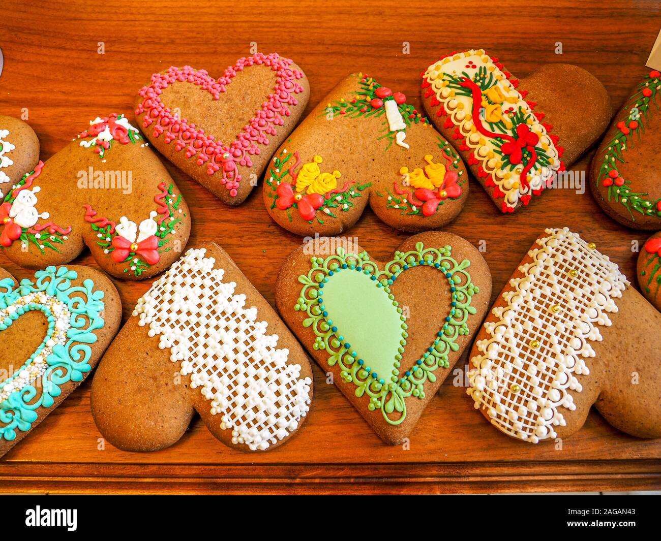 Decorating gingerbread hearts in Torun, Poland, the gingerbread capital ...