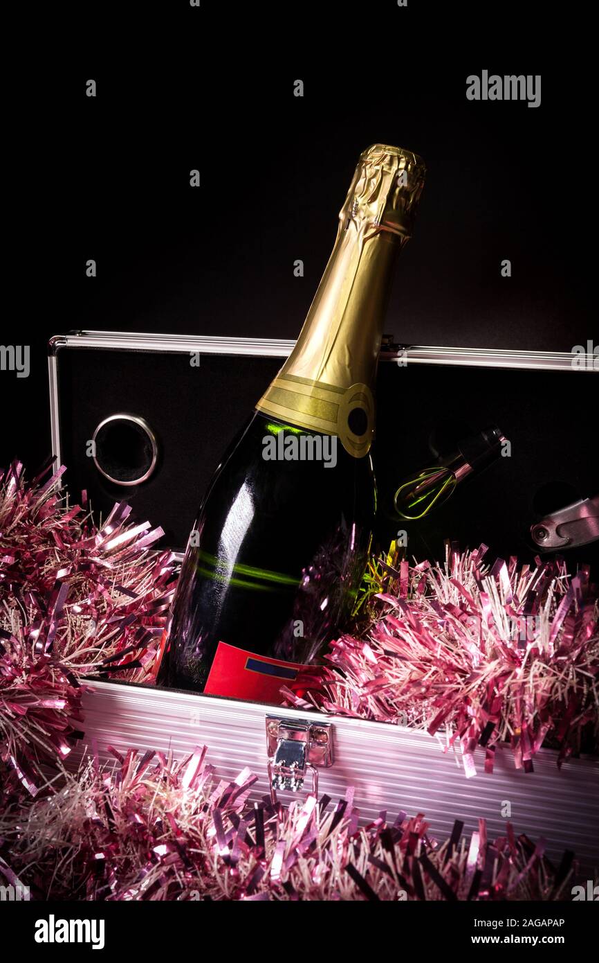 Champagne case hi-res stock photography and images - Alamy
