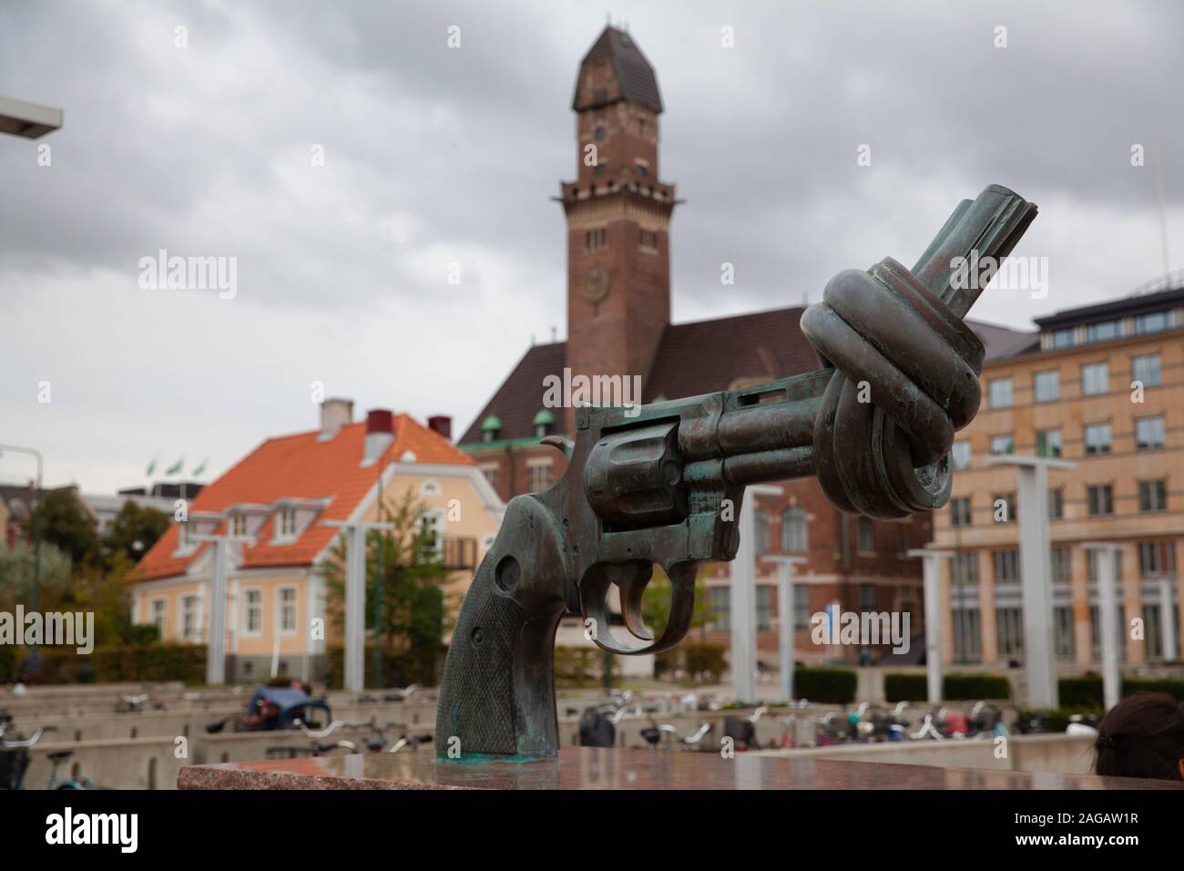 Non violence symbol hi-res stock photography and images - Alamy