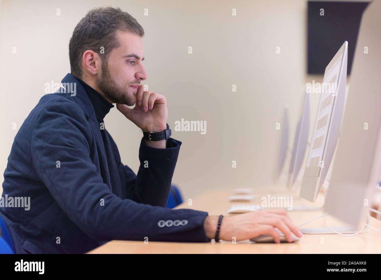 Computer pc computering monitor hi-res stock photography and images - Alamy