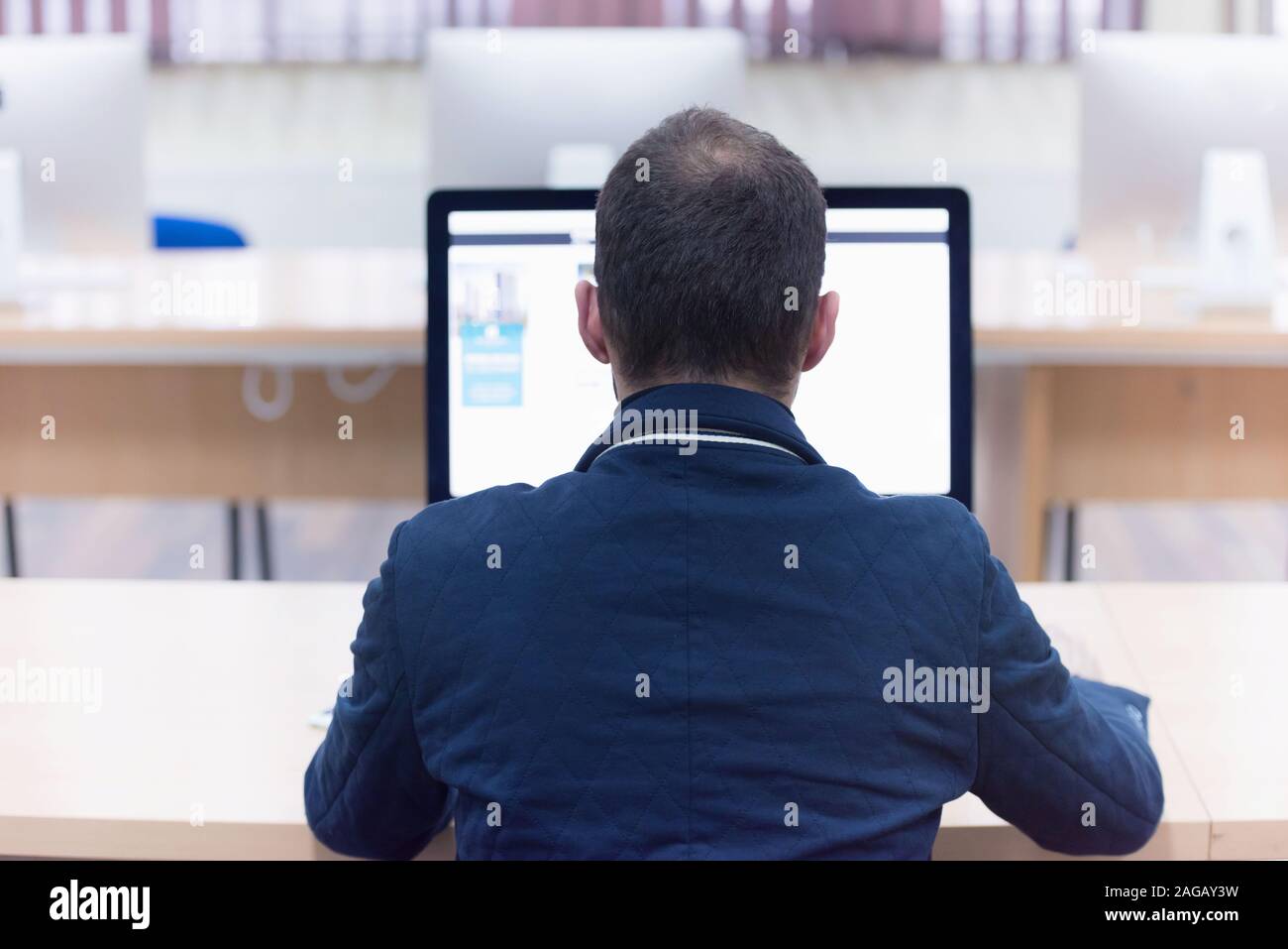 Computer pc computering monitor hi-res stock photography and images - Alamy