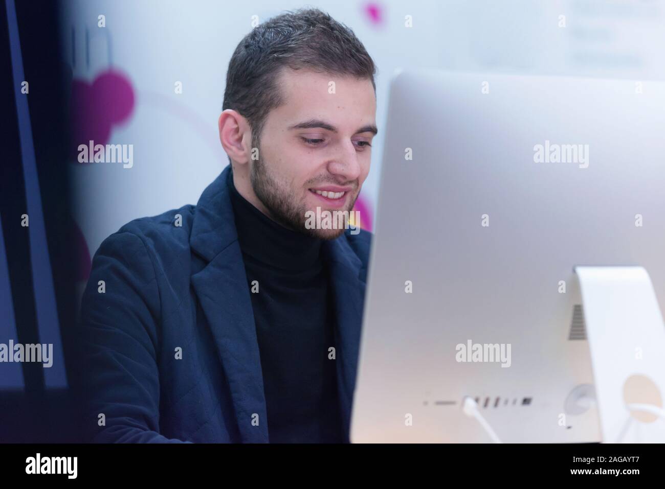 Computering monitor hi-res stock photography and images - Alamy
