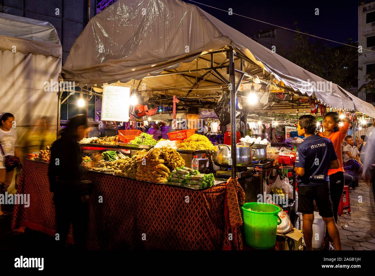 A Street Food Stall At The Phnom Penh Night Market, Phnom Penh ...