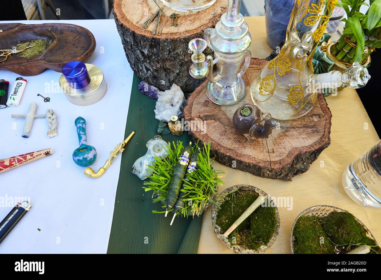 Novety joints hi-res stock photography and images - Alamy