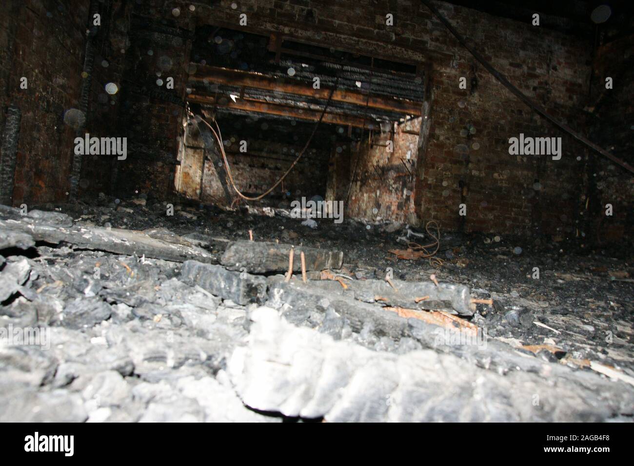 Unsafe building structure hi-res stock photography and images - Alamy