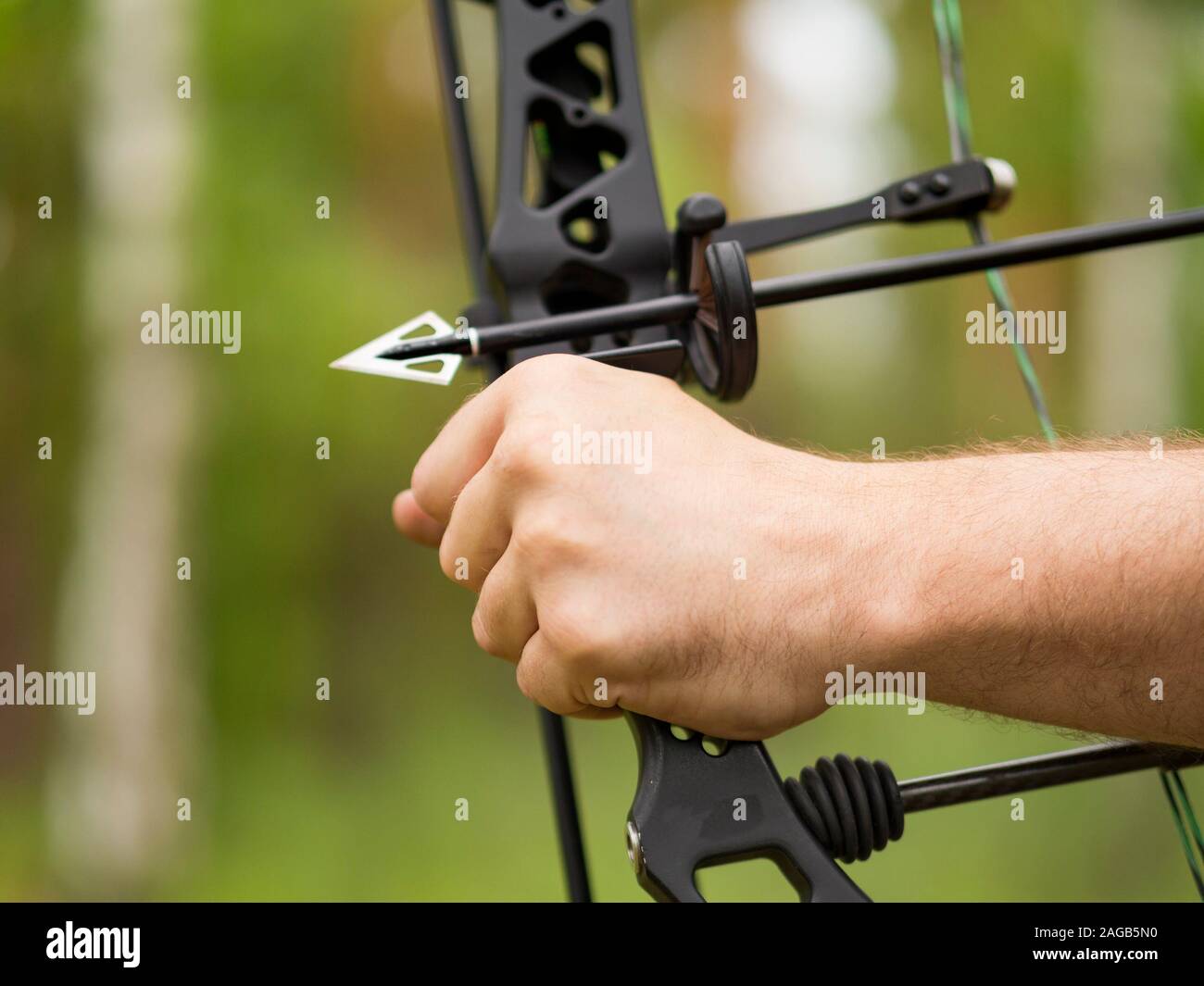 Bowhunter hi-res stock photography and images - Alamy