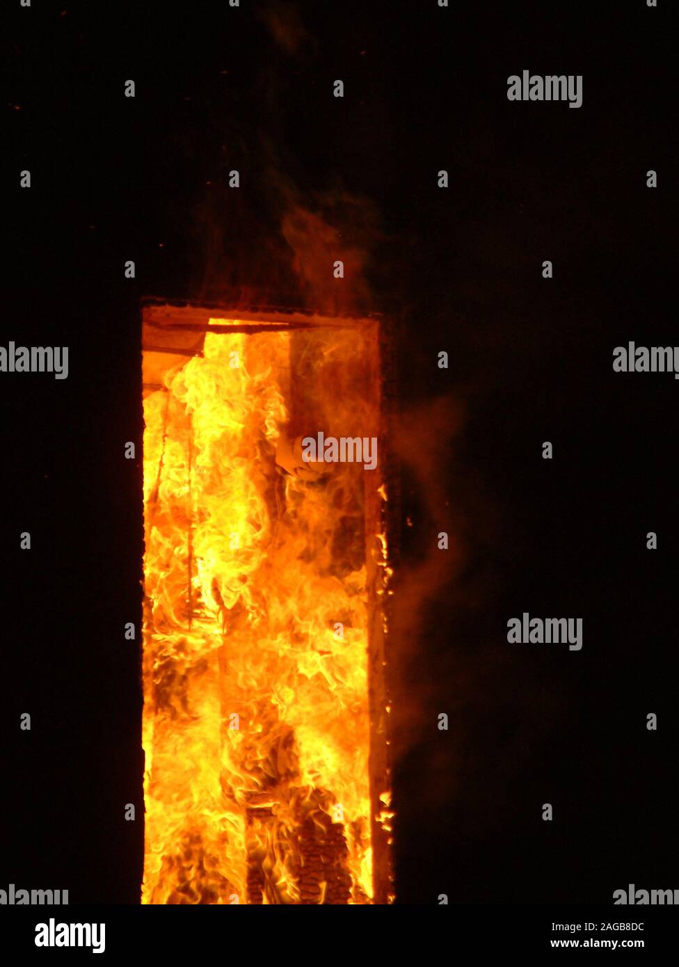 Destroyed by fire hi-res stock photography and images - Alamy