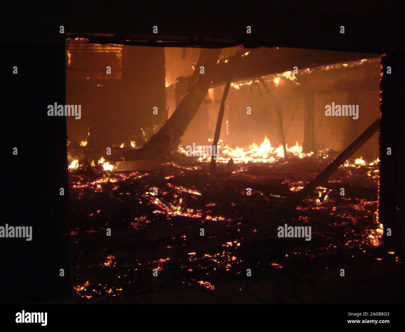 Destroyed by fire hi-res stock photography and images - Alamy