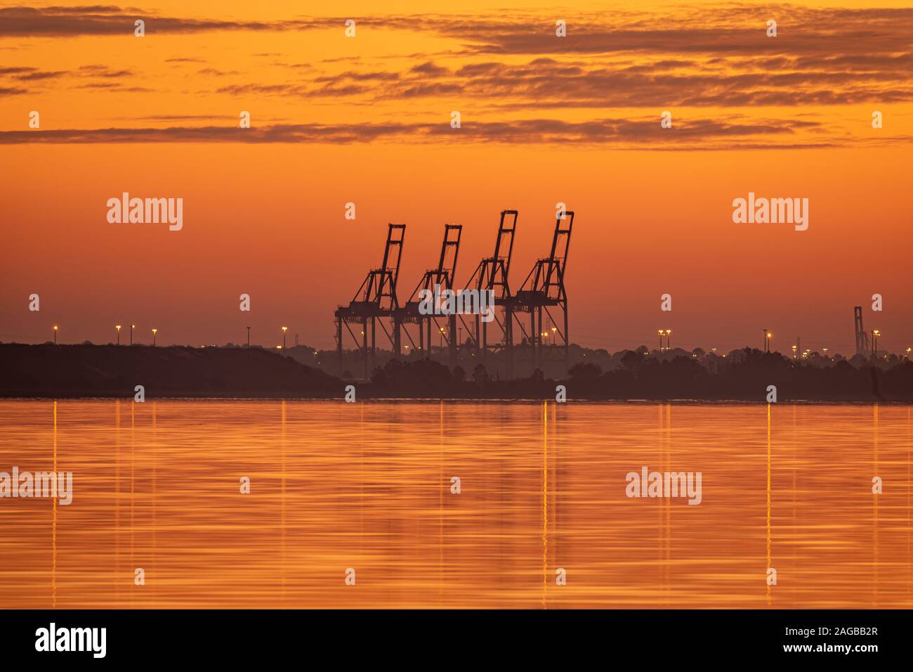 Harbor structures hi-res stock photography and images - Alamy