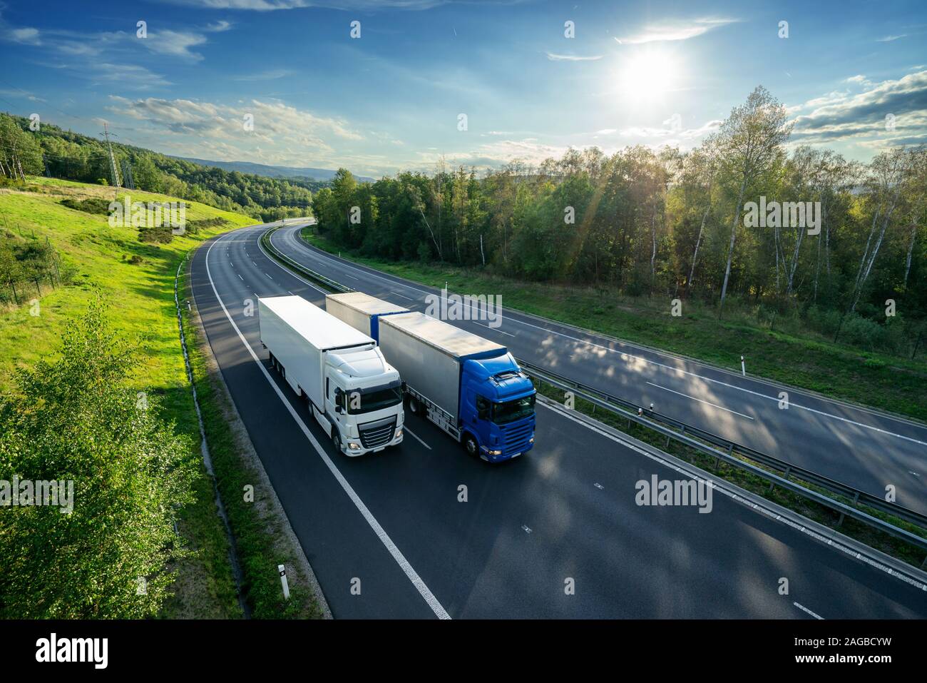 Truck under tree hi-res stock photography and images - Alamy