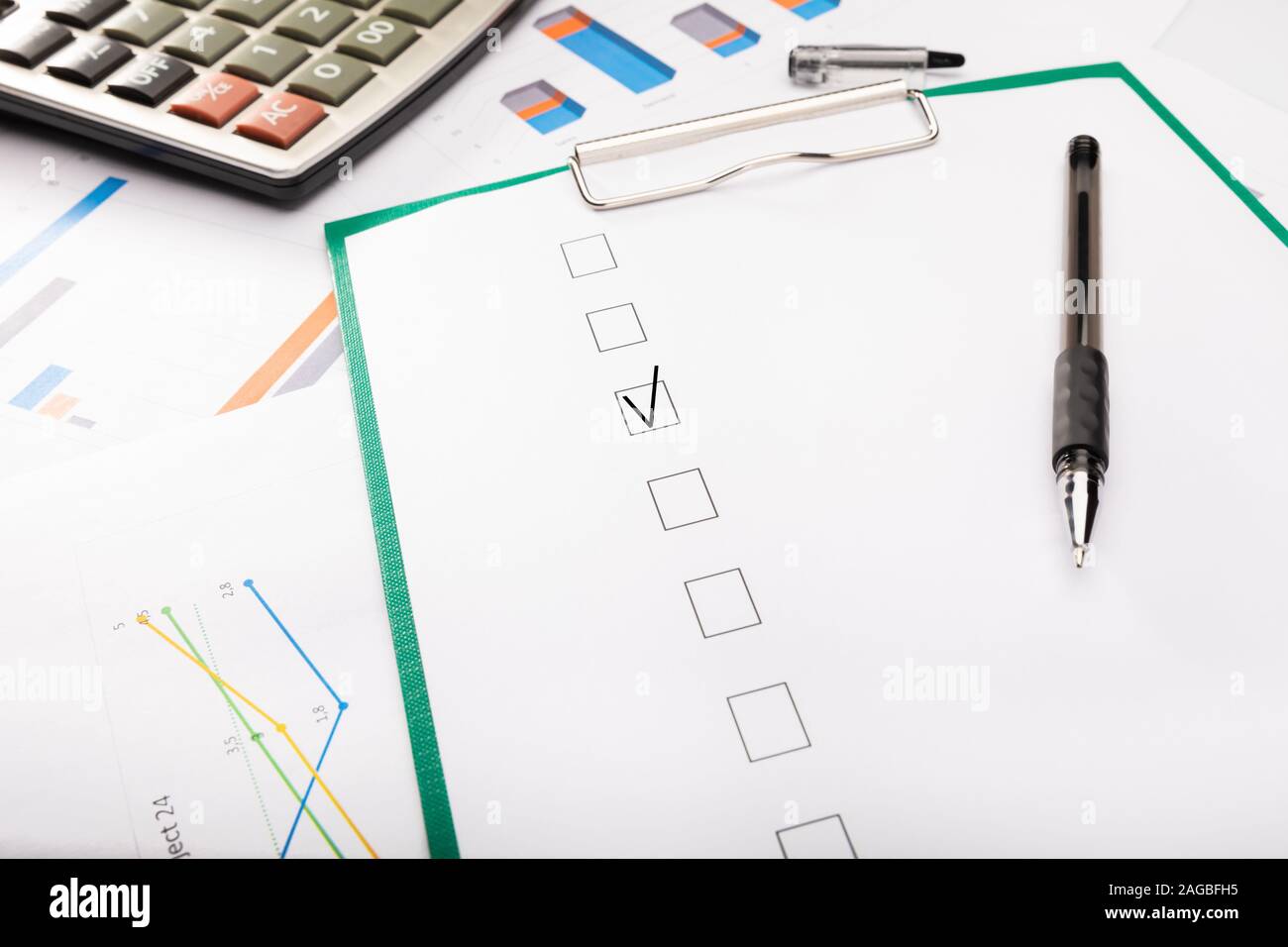 Tick list hi-res stock photography and images - Alamy