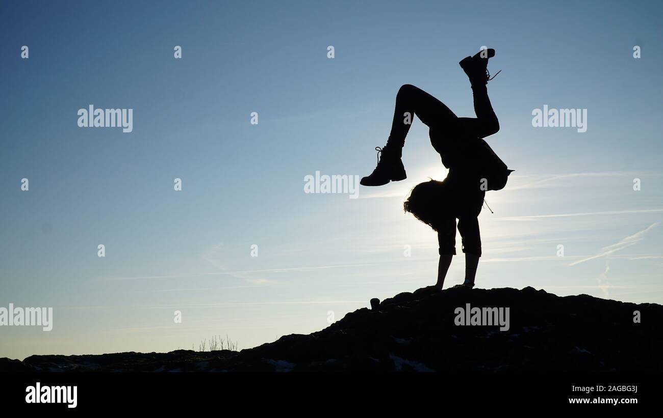 Akrobatik hi-res stock photography and images - Alamy