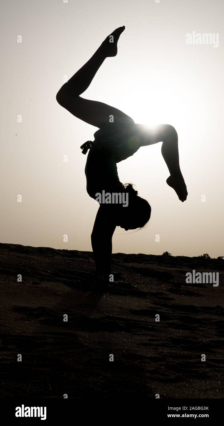 Akrobatik hi-res stock photography and images - Alamy