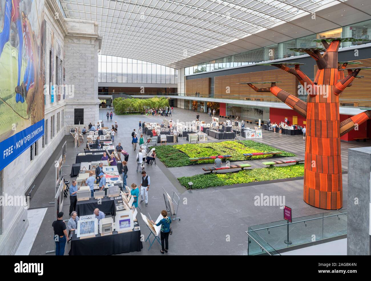 Atrium, between the new and old buildings, Cleveland Museum of Art ...