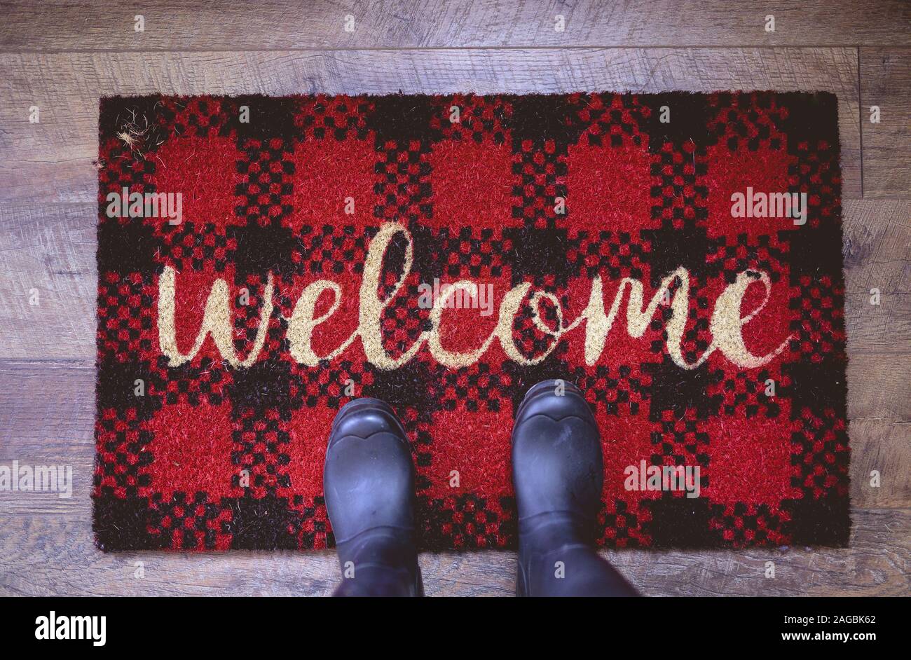 Welcome doorstep feet hi-res stock photography and images - Alamy