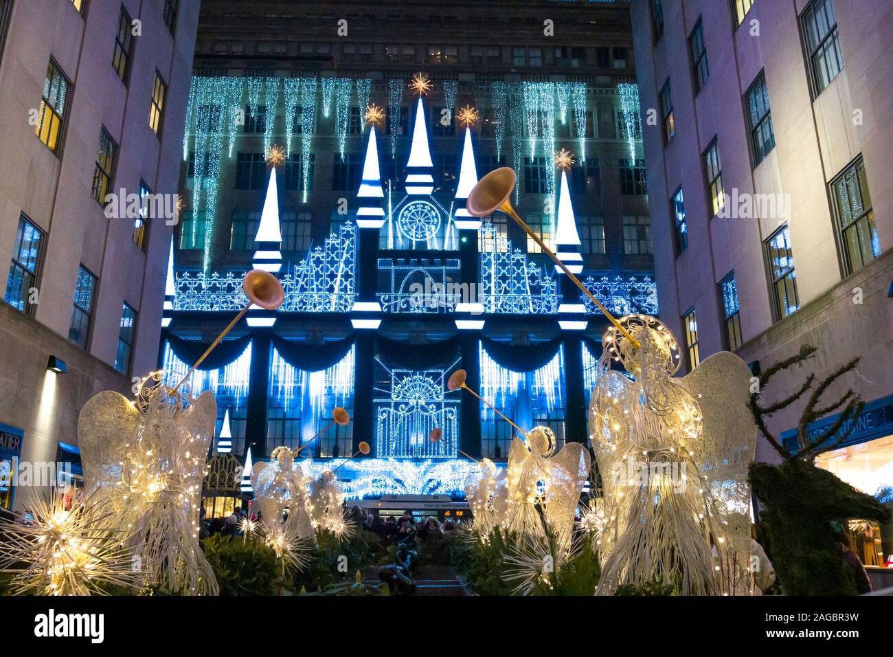 Saks Fifth Avenue's Holiday Light and Sound Display, NYC, USA Stock ...