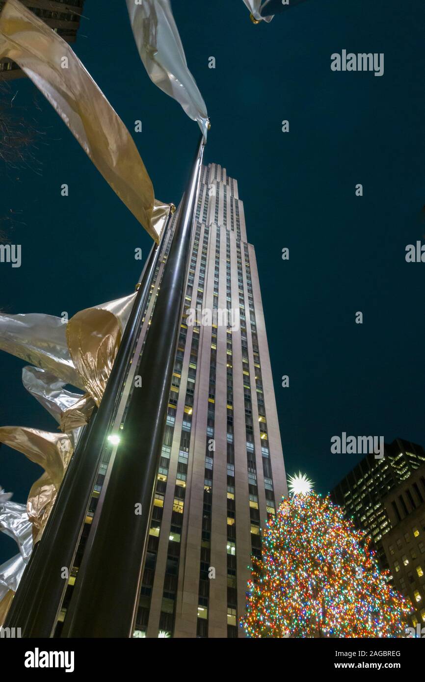 The Rockefeller Center Christmas Tree, NYC, USA Stock Photo - Alamy